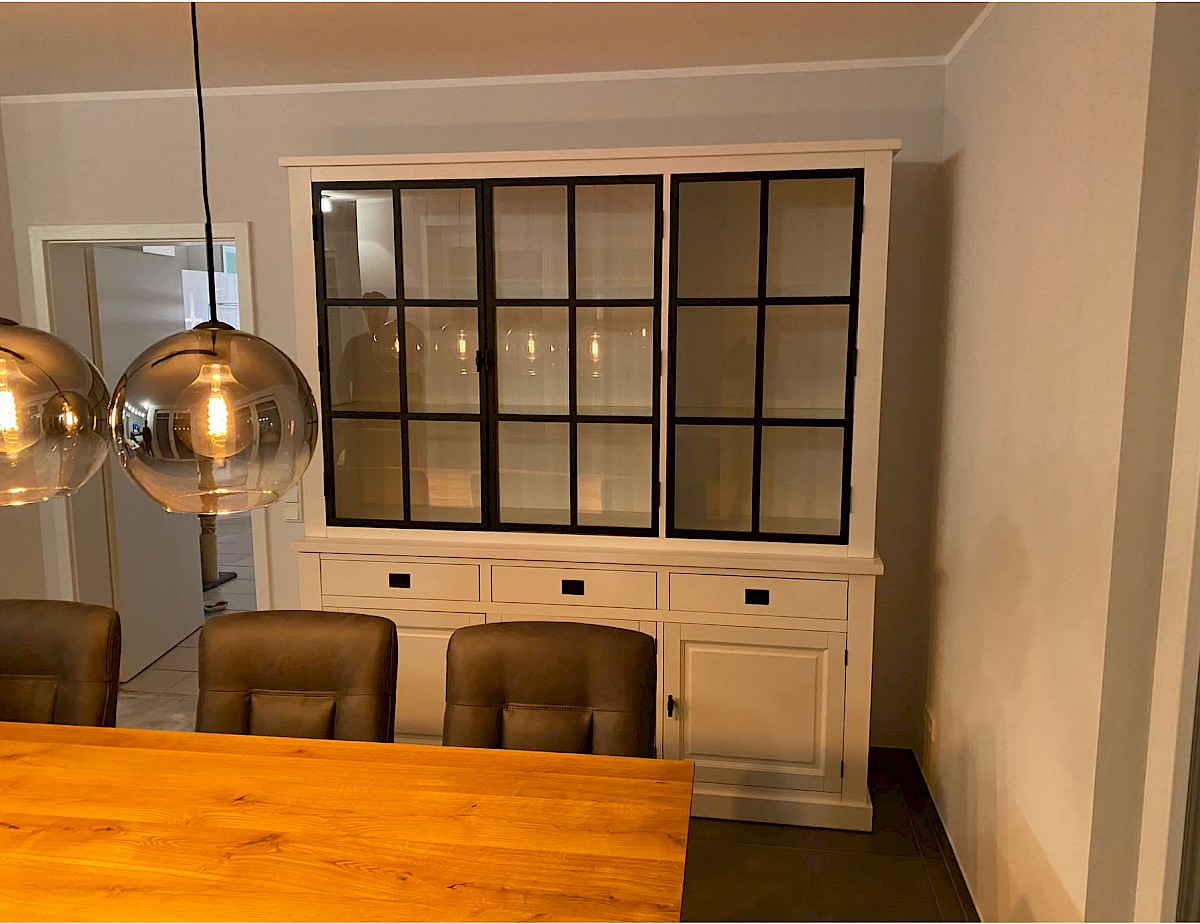 Buffetkast Suzanne wit met metalen deuren 220